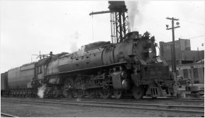 Pictures of UP FEF-2 No 825 from the 30's to the late 50's ...