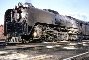 Pictures of UP FEF-2 No 825 from the 30's to the late 50's ...