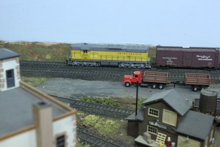 Engine and cars? | ModelRailroadForums.com